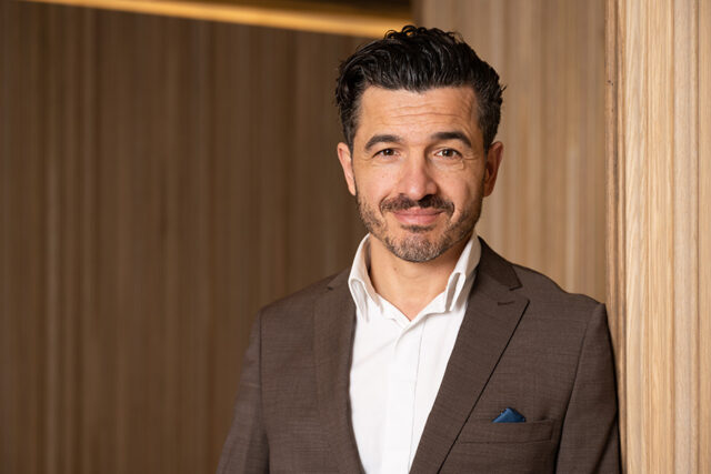 Eniros VD Hosni Teque-Omeirat om stöd till Syrien | Barnfonden